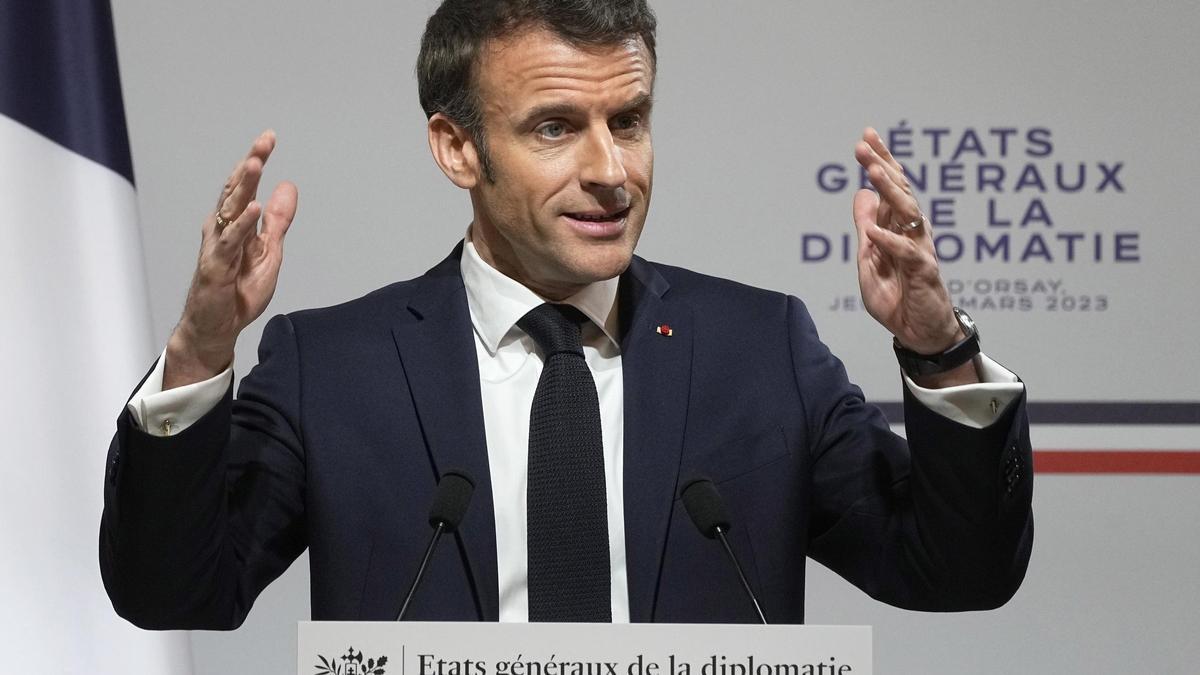 La Moción De Censura Contra El Gobierno Francés Fracasa Por Solo 9