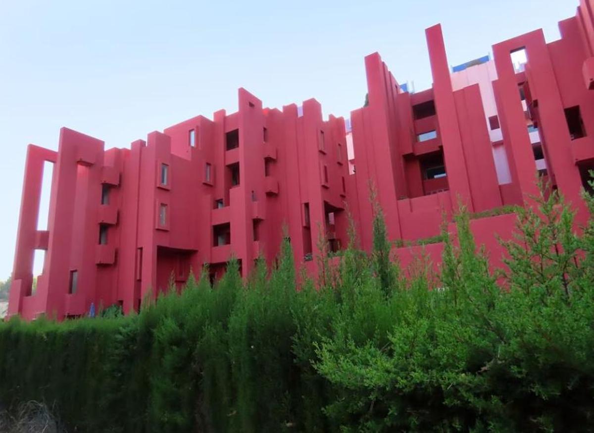 Estos son algunos de los edificios más raros que hay en España