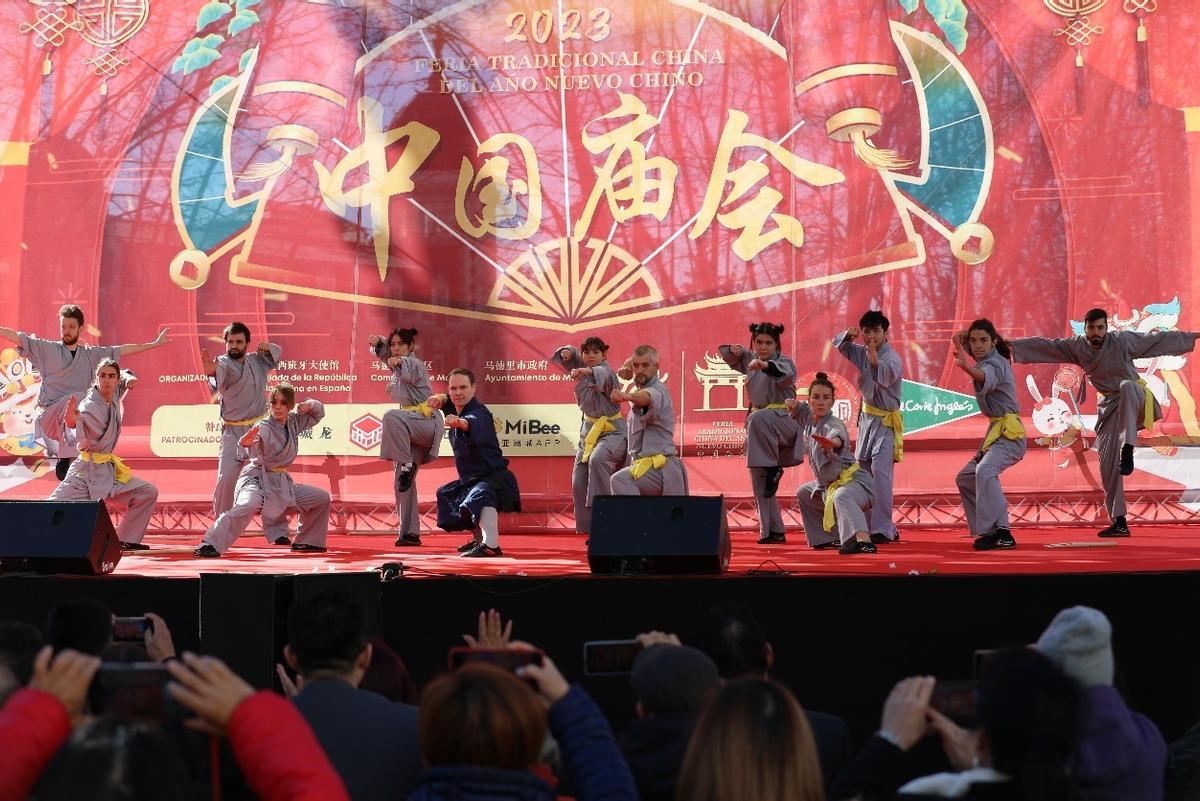 La ‘Feria Tradicional China’ da la bienvenida con alegría al Año Nuevo